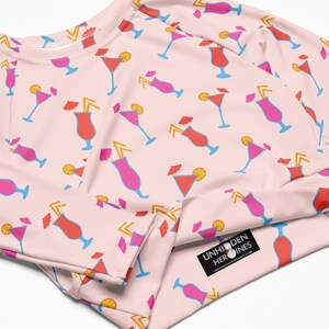 Cocktail Martinis Printed Crop Top, Aesthetic Gym Top, Women Activewear ...