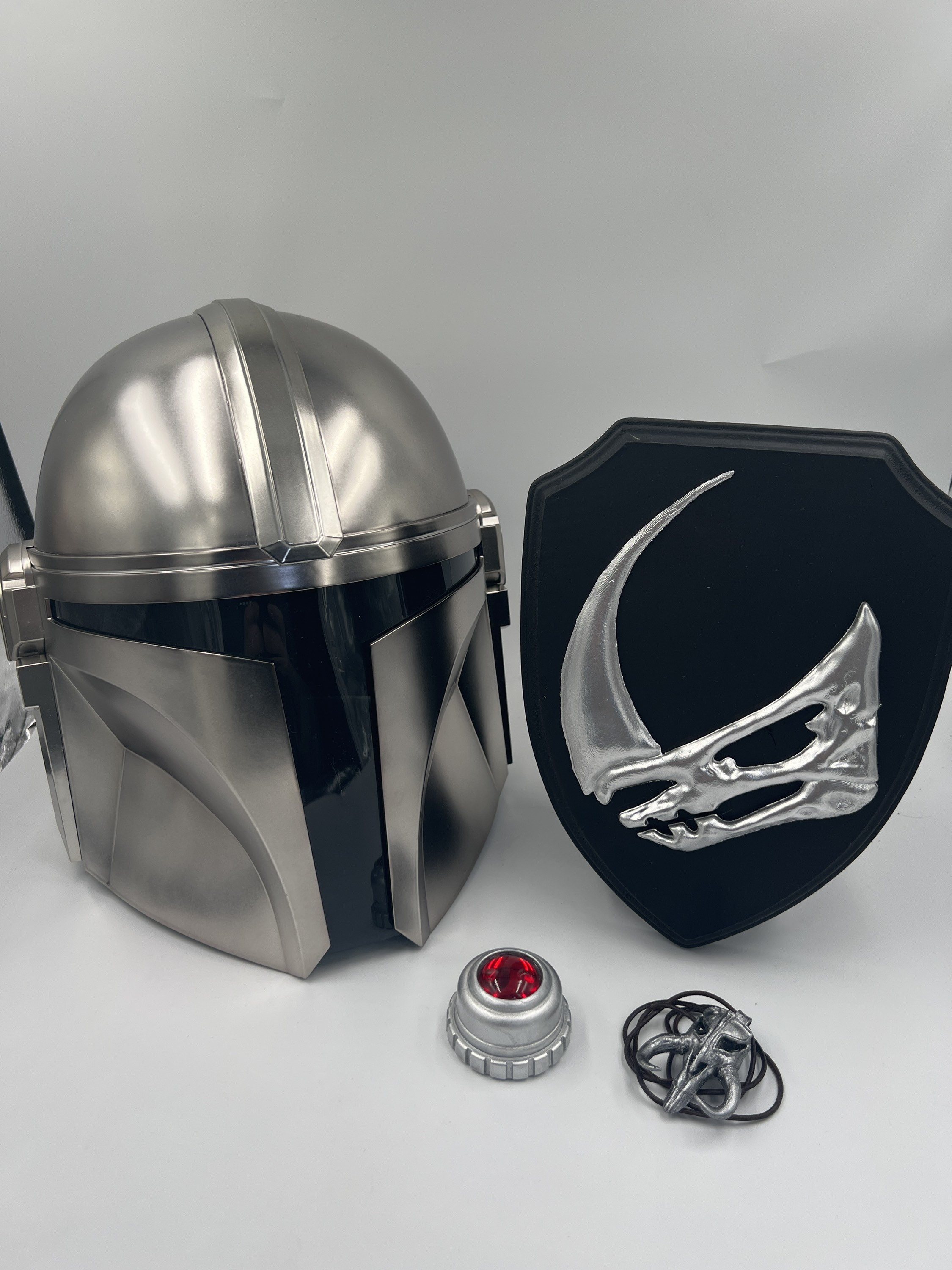 Star Wars the Mandalorian Beskar Mudhorn Signet Replica Plaque 9” Wall ...