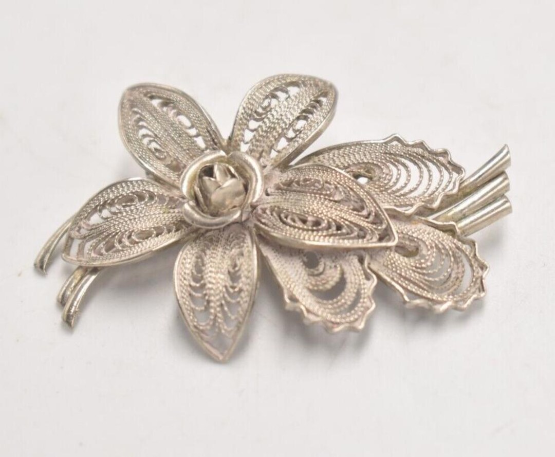 Vintage Silver Metal Filigree Floral Brooch – Costume Jewellery - Etsy
