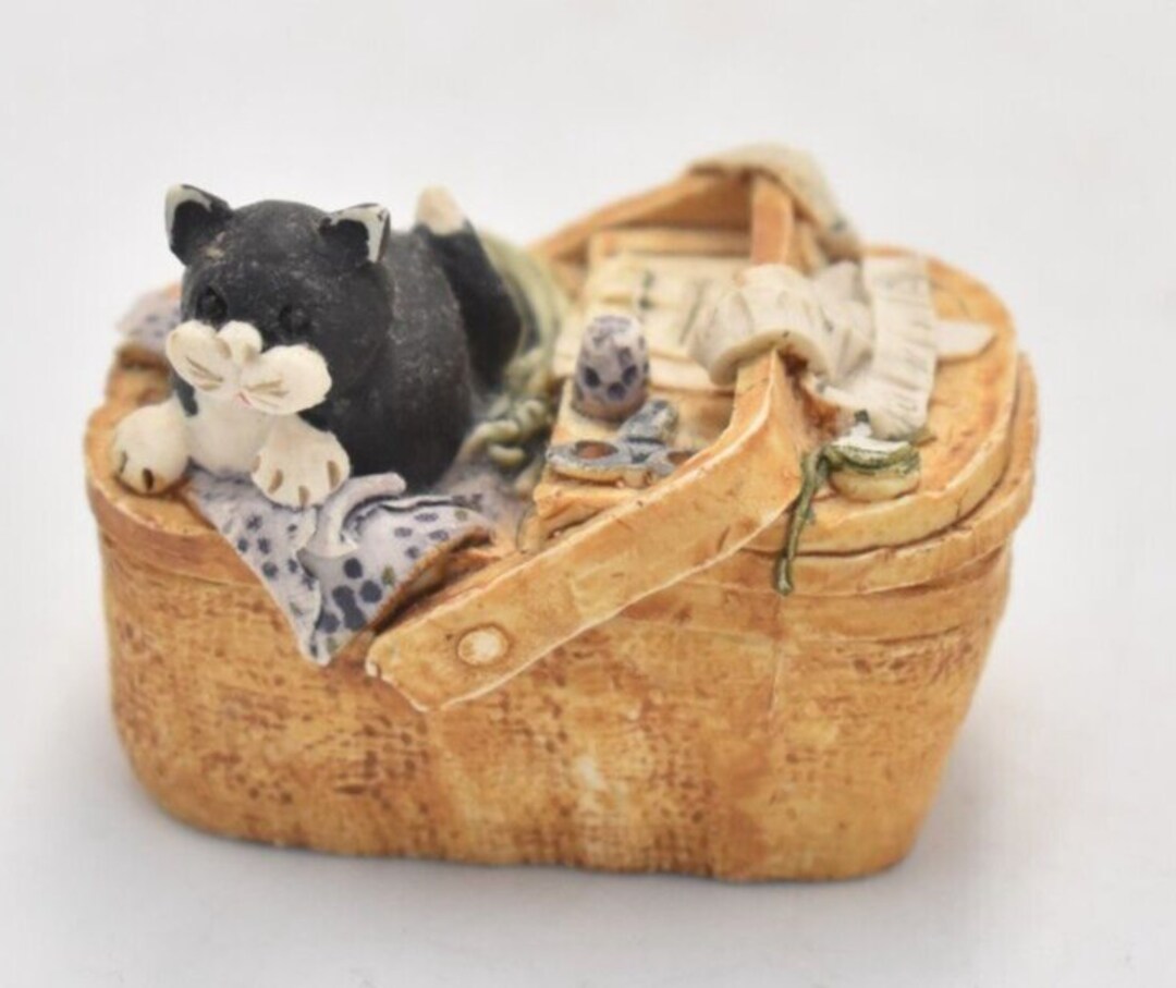 Vintage Peter Fagan A Stitch in Time HS417 Cat Figurine Statue - Etsy