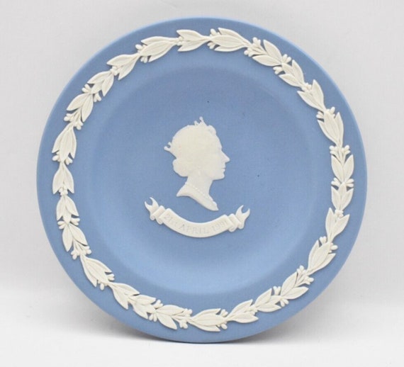 vintage wedgwood queen - Gem