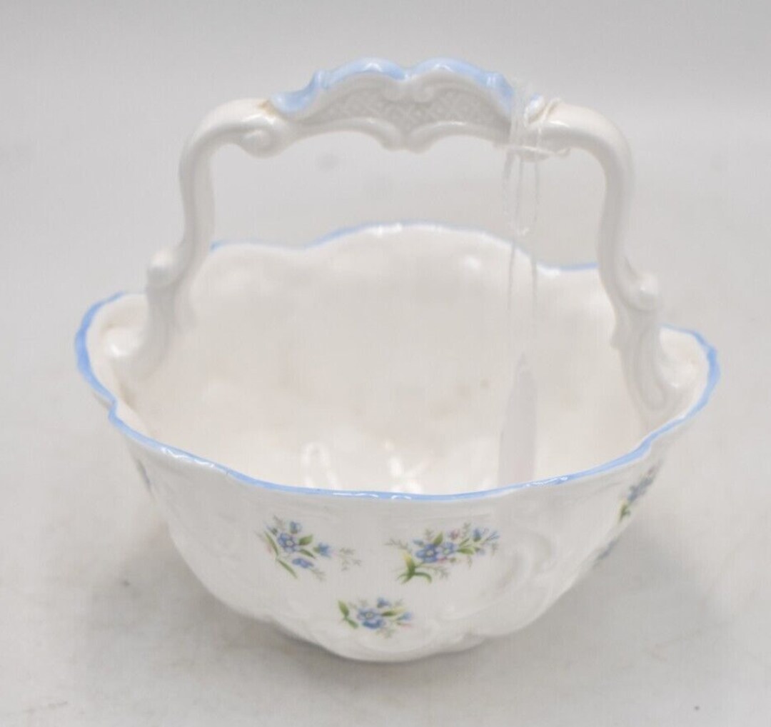 Vintage Queens Staffordshire England Floral Bone China Basket Trinekt ...