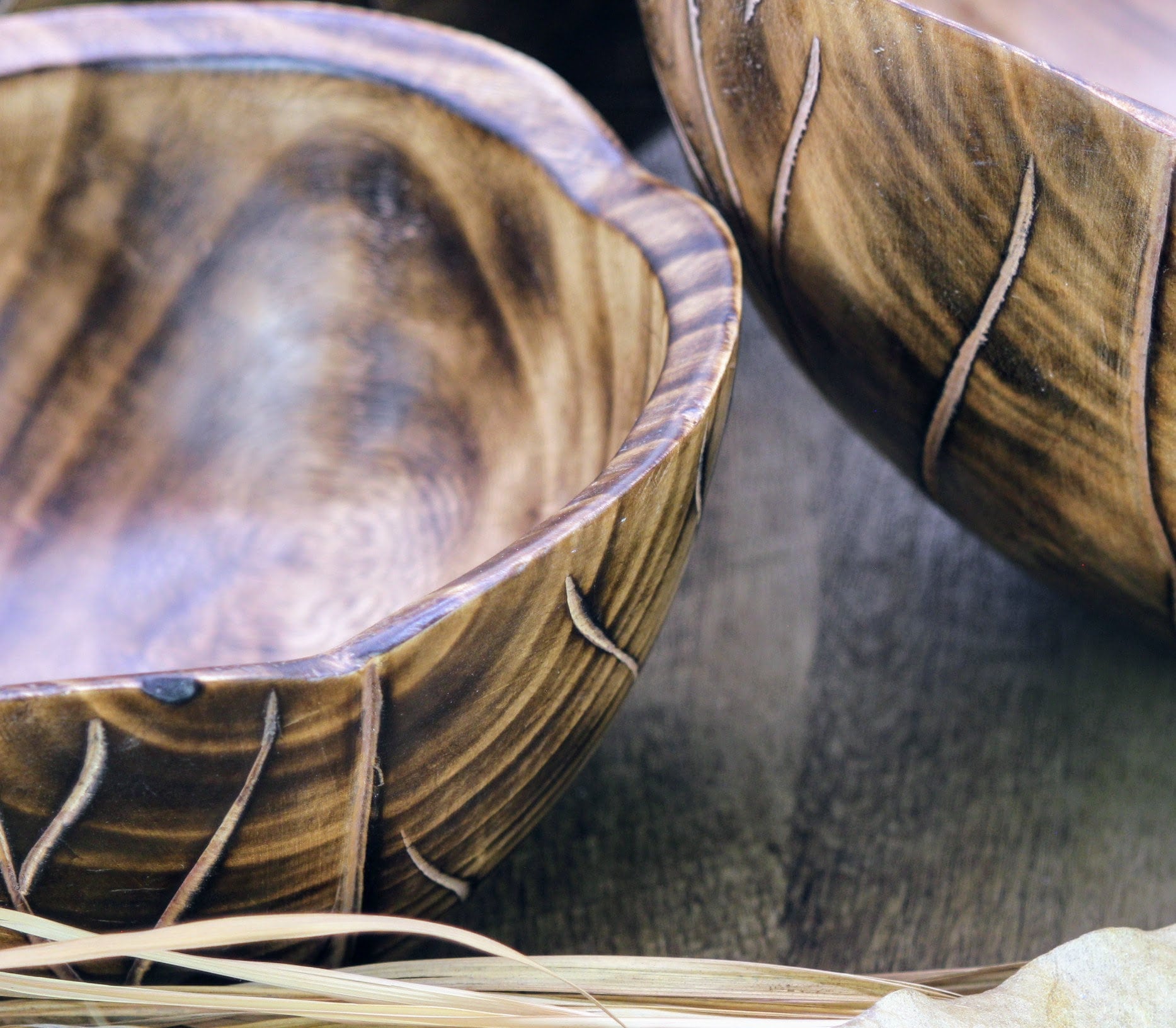 Handcrafted Jacaranda Wood Serving Bowls Unique Leaf Motif, Set of 3 in Various Sizes for Salads ...