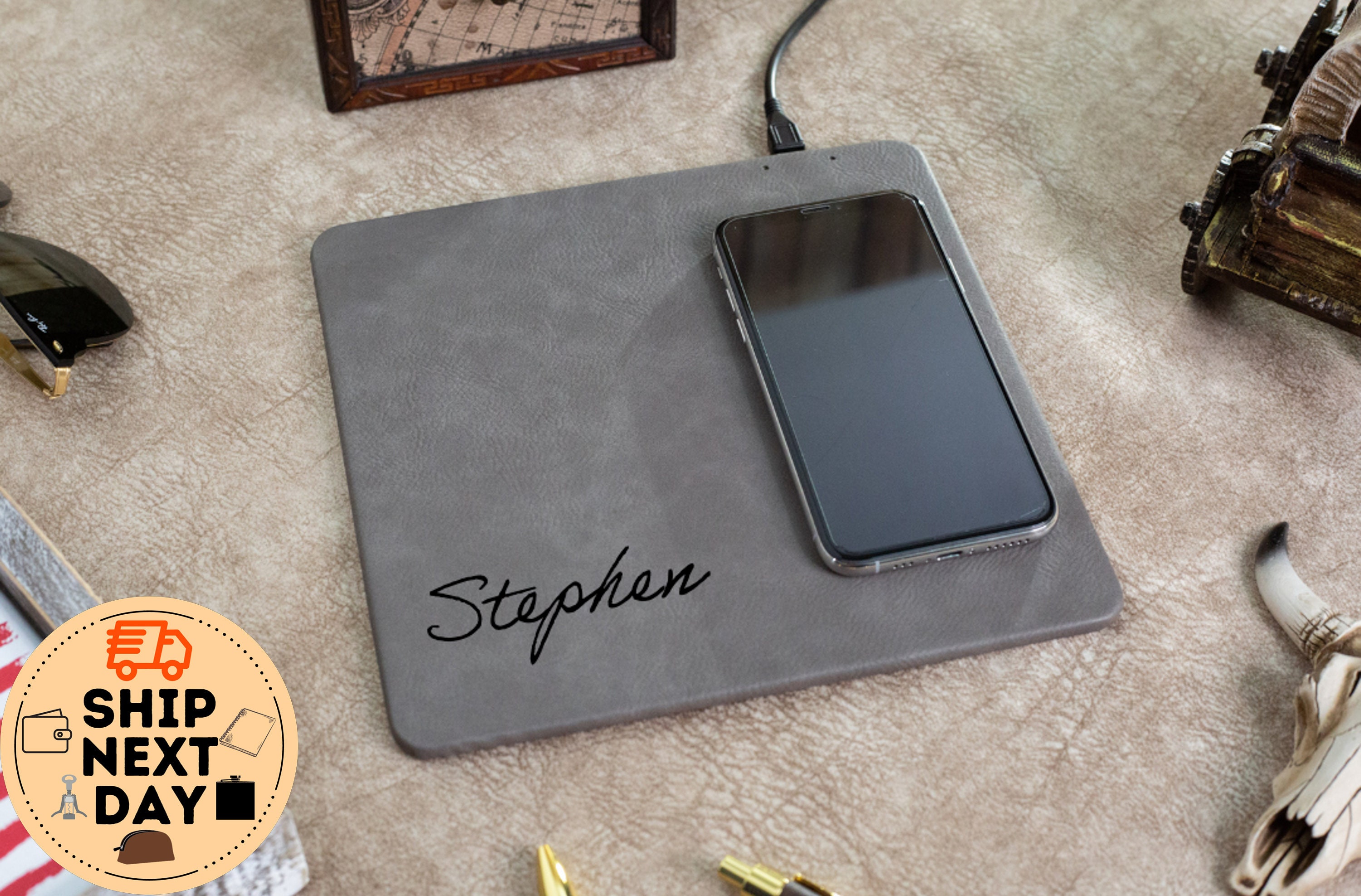 Custom Leather Charging Mat personalized Phone Charger - Etsy Canada