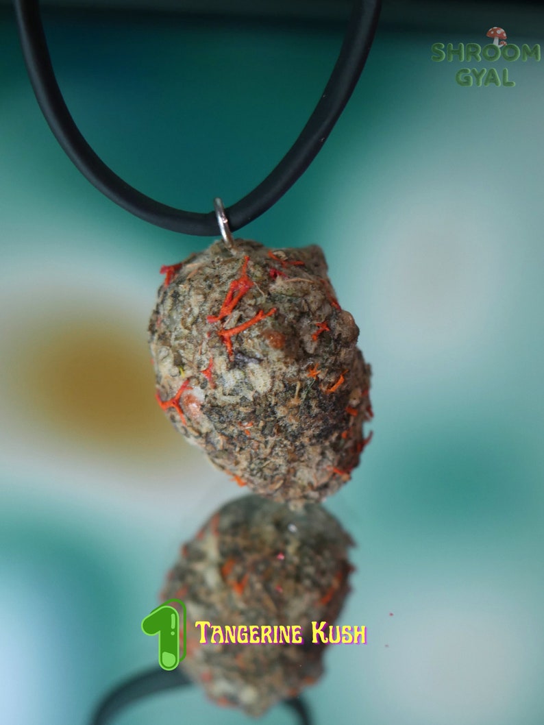 Marijuana Bud Pendant Necklace | Weed Leaf Jewelry | Cannabis Charm ...