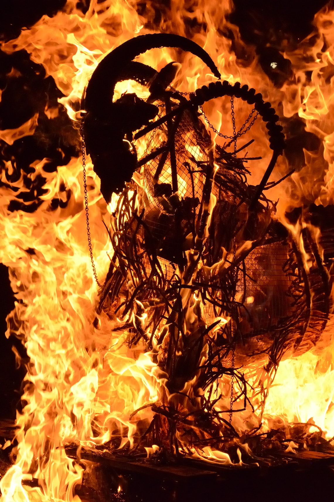 The Devil's Tome: A Book of Modern Satanic Ritual by Shiva Honey ...