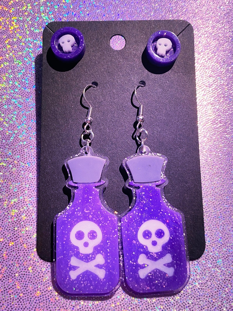 Poison Vile Earrings Spooky Earrings Skull Poison Theme - Etsy