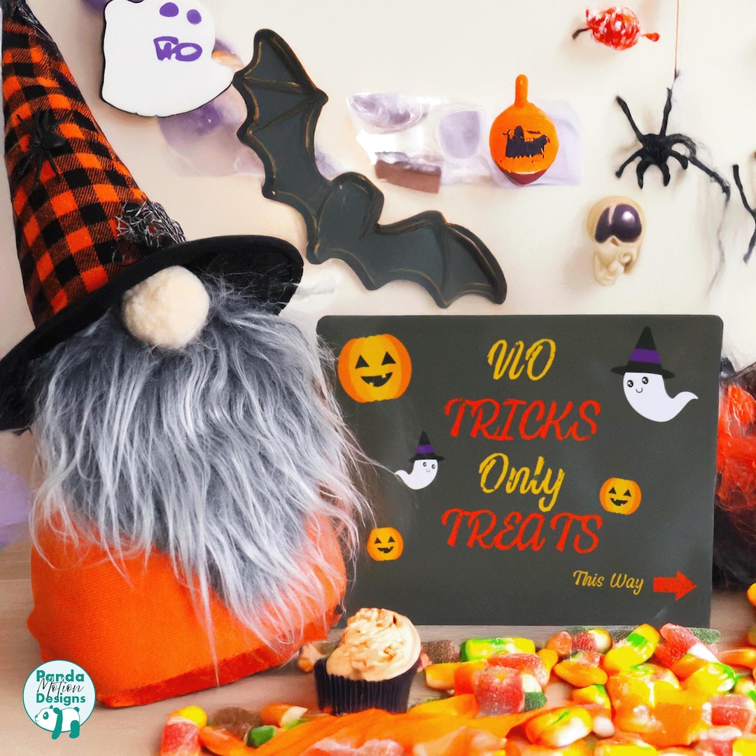 Halloween Welcome Sign - No Tricks Only Treats - Etsy