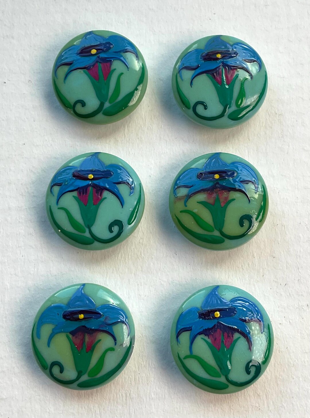 Brooks Set of Flower Buttons. - Etsy