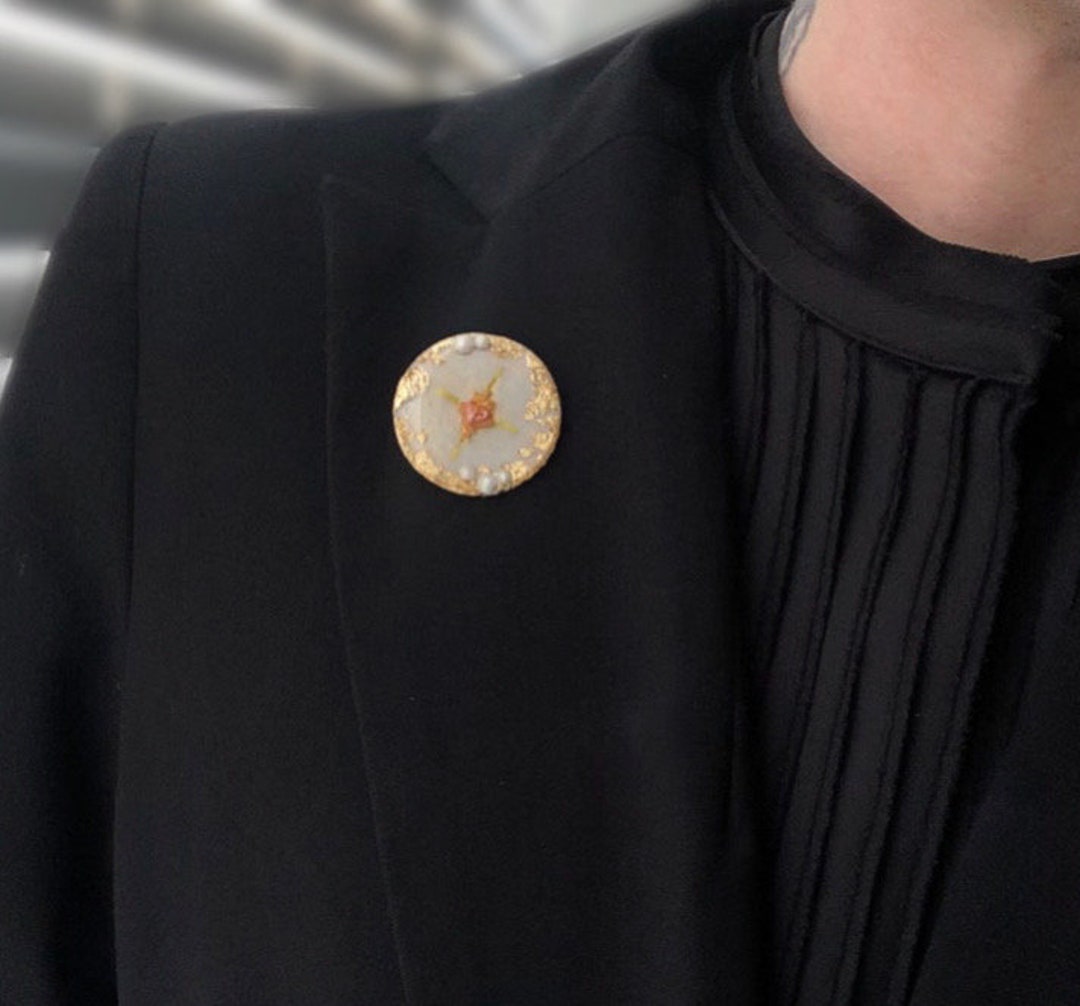 REAL unconsecrated Communion Wafer Brooch Pin Gold 2 - Etsy