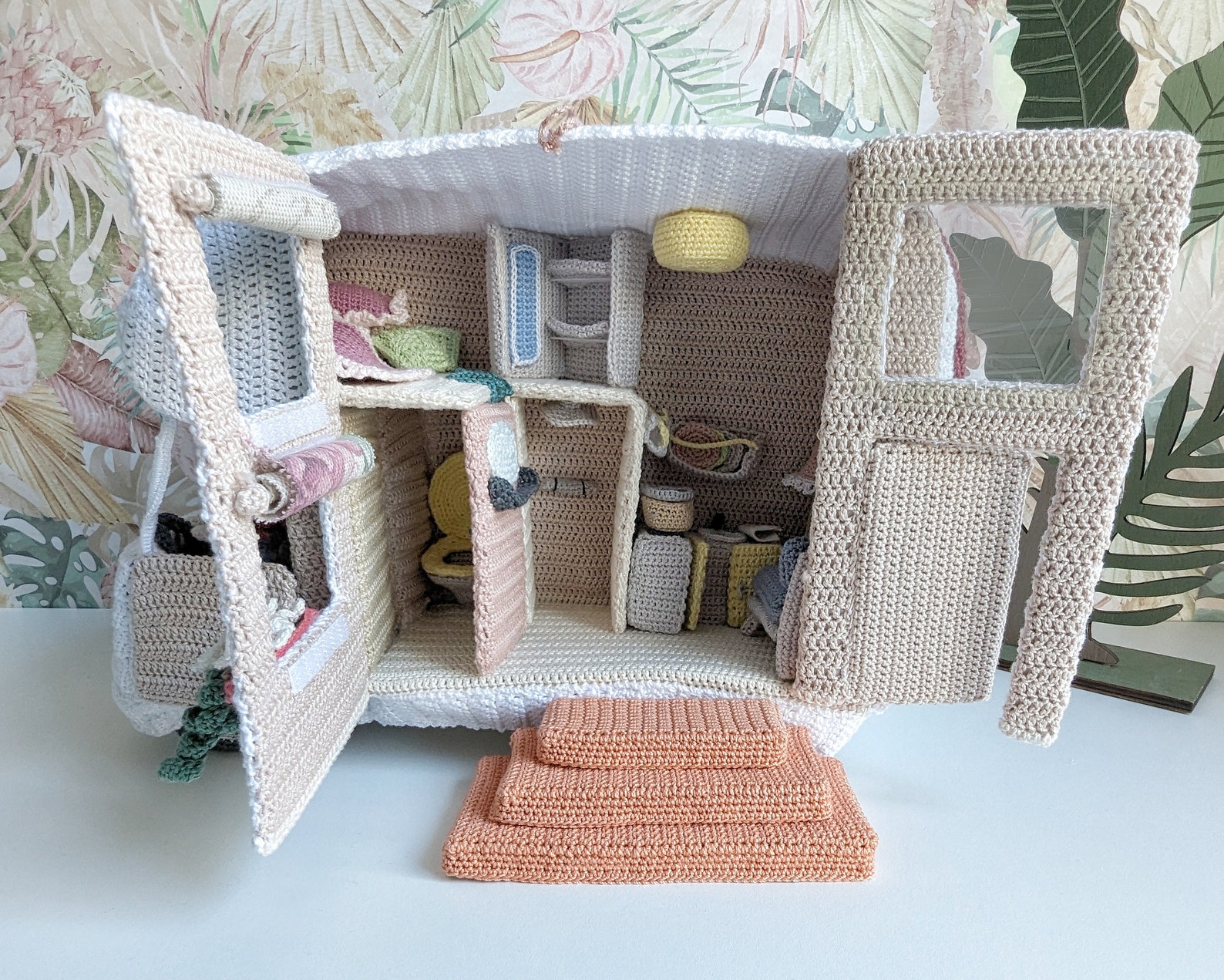 Ana's Crocheted (mini-)world - Ana on the Road Pattern (ENG, DE) - Etsy