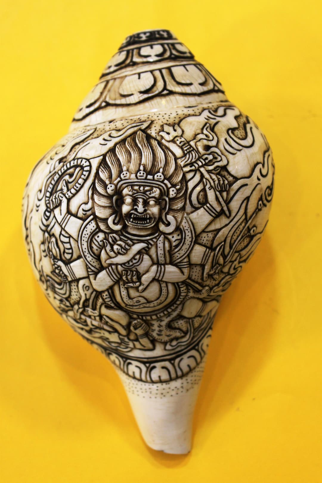 Fine Handcrafted Tibetan Conch Shell With Goddess Mahakala (hindu and ...