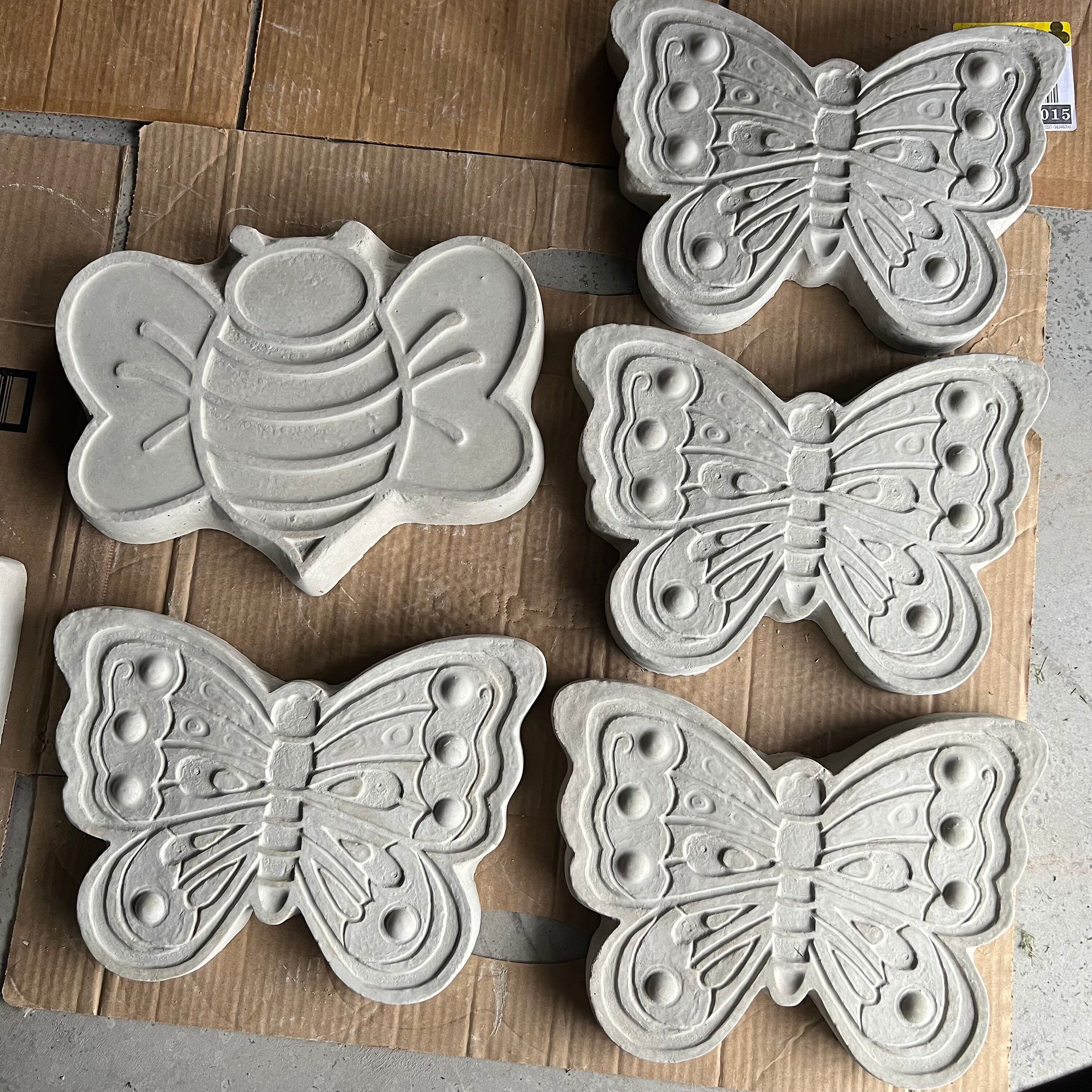 Concrete Bumblebee Garden Decoration / Stepping Stone - Etsy