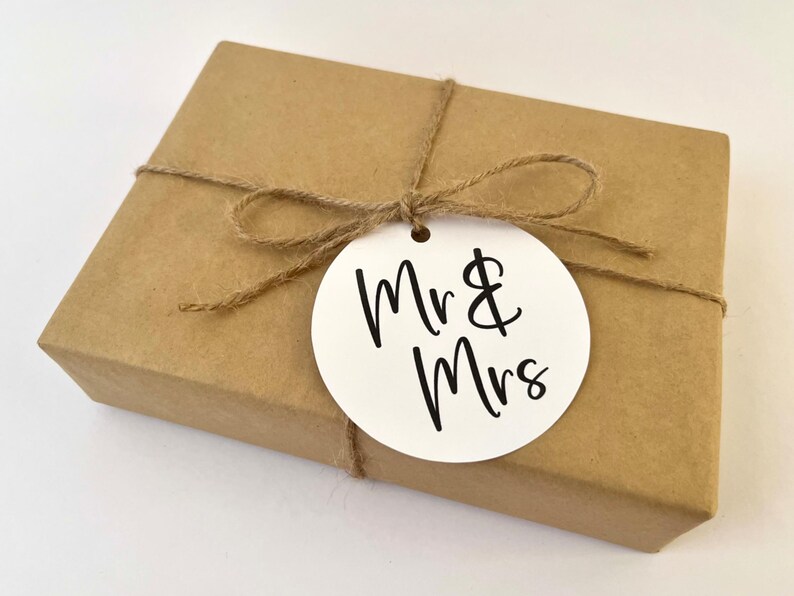 Printable Mr & Mrs Gift Tag | Digital Download | Wedding Present Gift ...