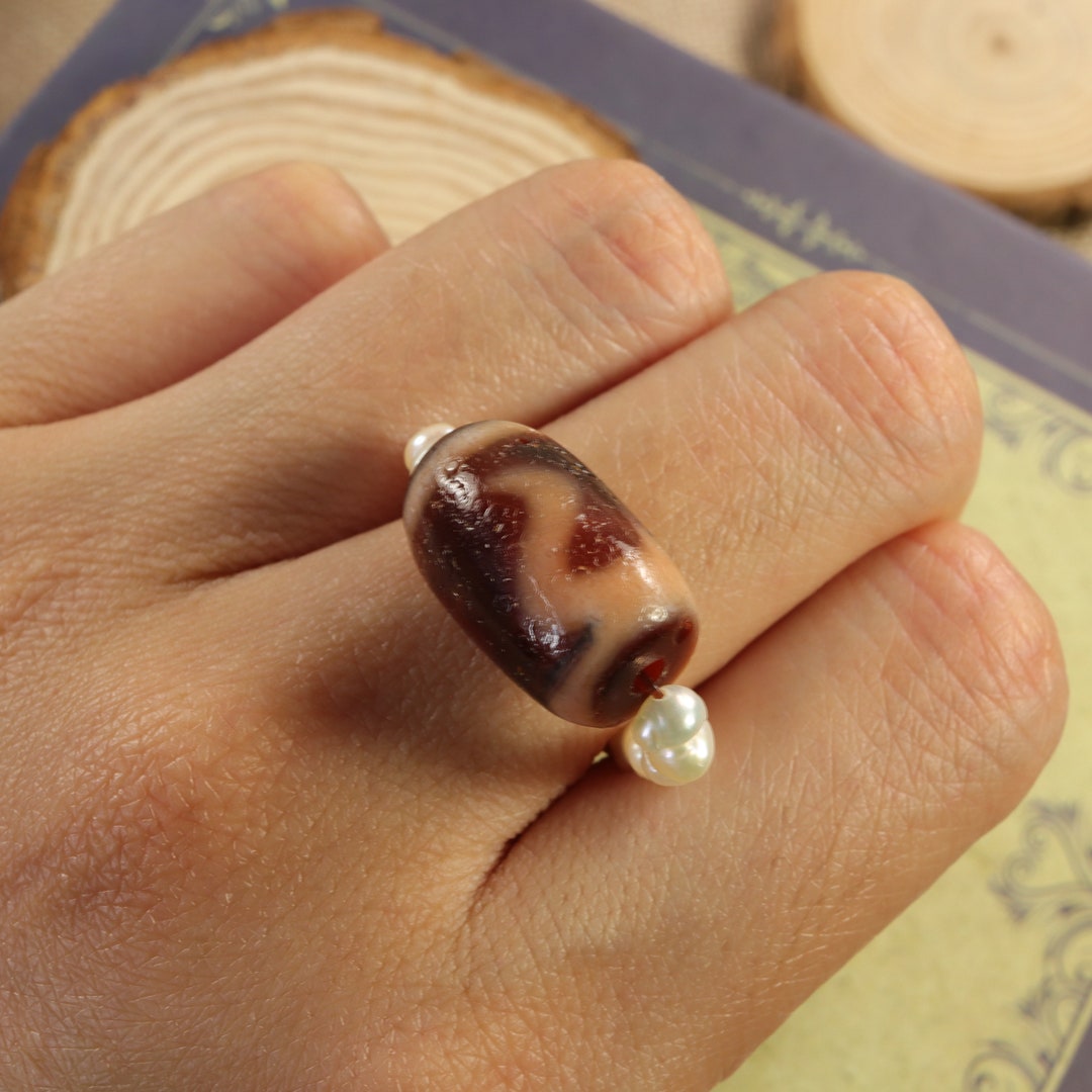 Tibetan Double Lucky Hook / Ruyi One Strip Amulet Dzi Bead - Etsy Singapore