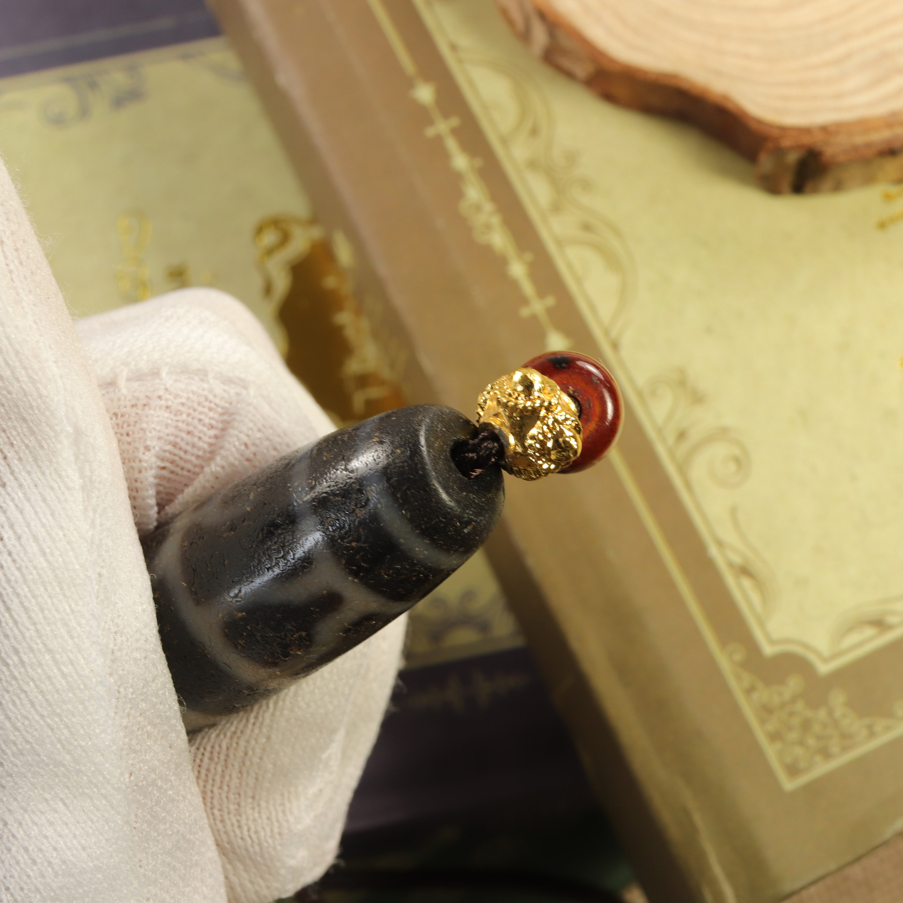 Tibetan Lightning and Mystic Knot OR Phurba / Vajra Amulet Dzi Bead ...