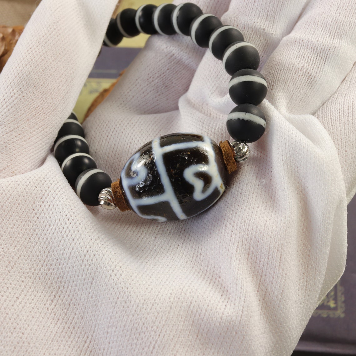 Tibetan Earth Door Six Heart Amulet Dzi Bead Bracelet - Etsy