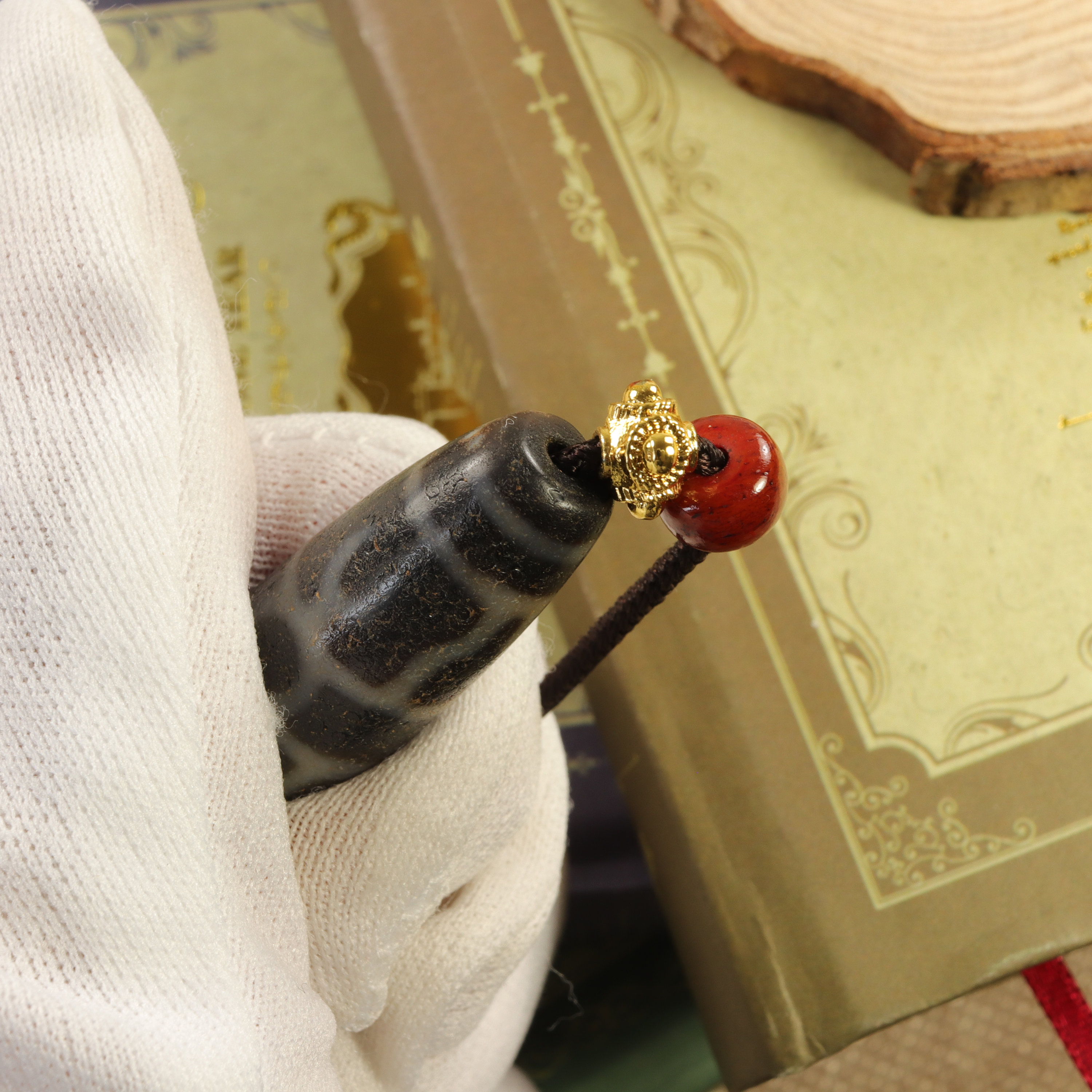 Tibetan Lightning and Mystic Knot OR Phurba / Vajra Amulet Dzi Bead ...