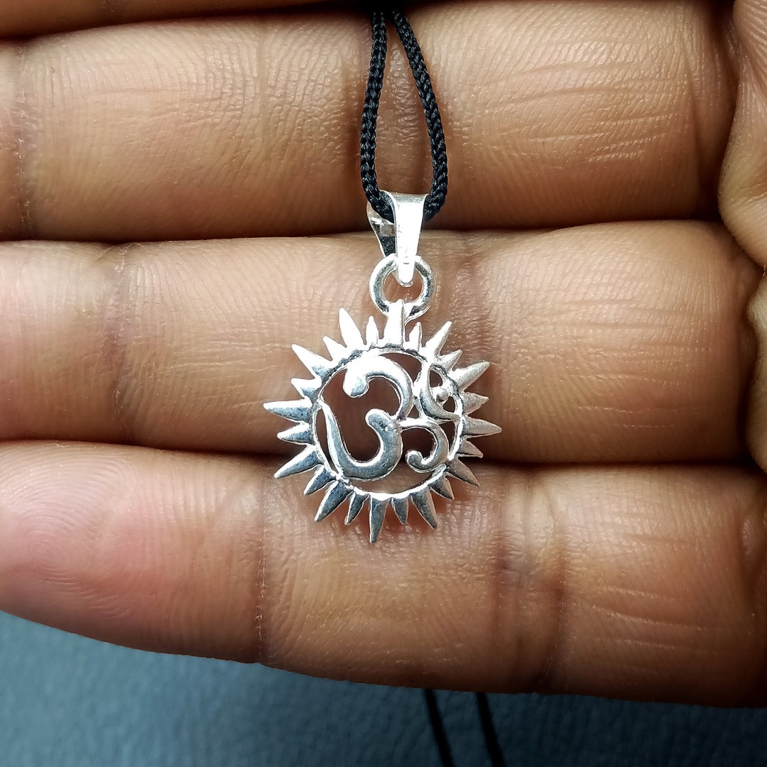 Om Pendant, Hindu Divine Symbol Locket, 925 Sterling Silver Om Pendant ...