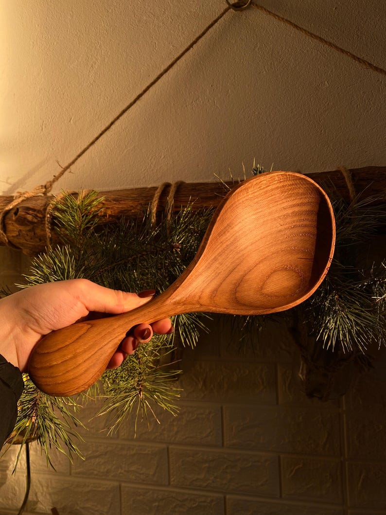 Wooden Serving Spoon, Natural Curved Wood Spoon for Kitchen or Dining ...