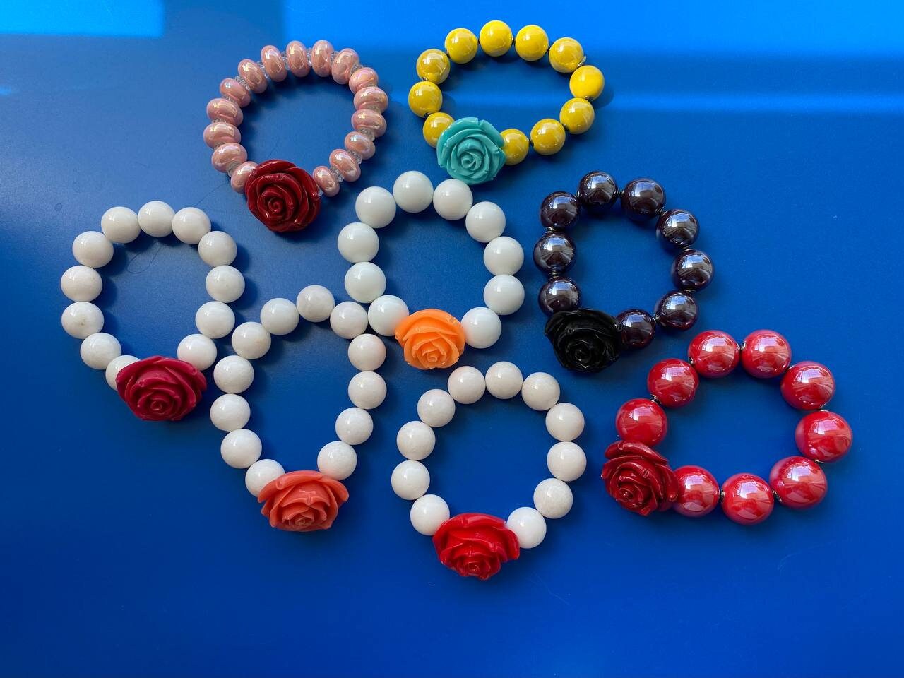 Extra Large Bead Bracelet Set With Bold Red Roses. White Agate Bracelet ...
