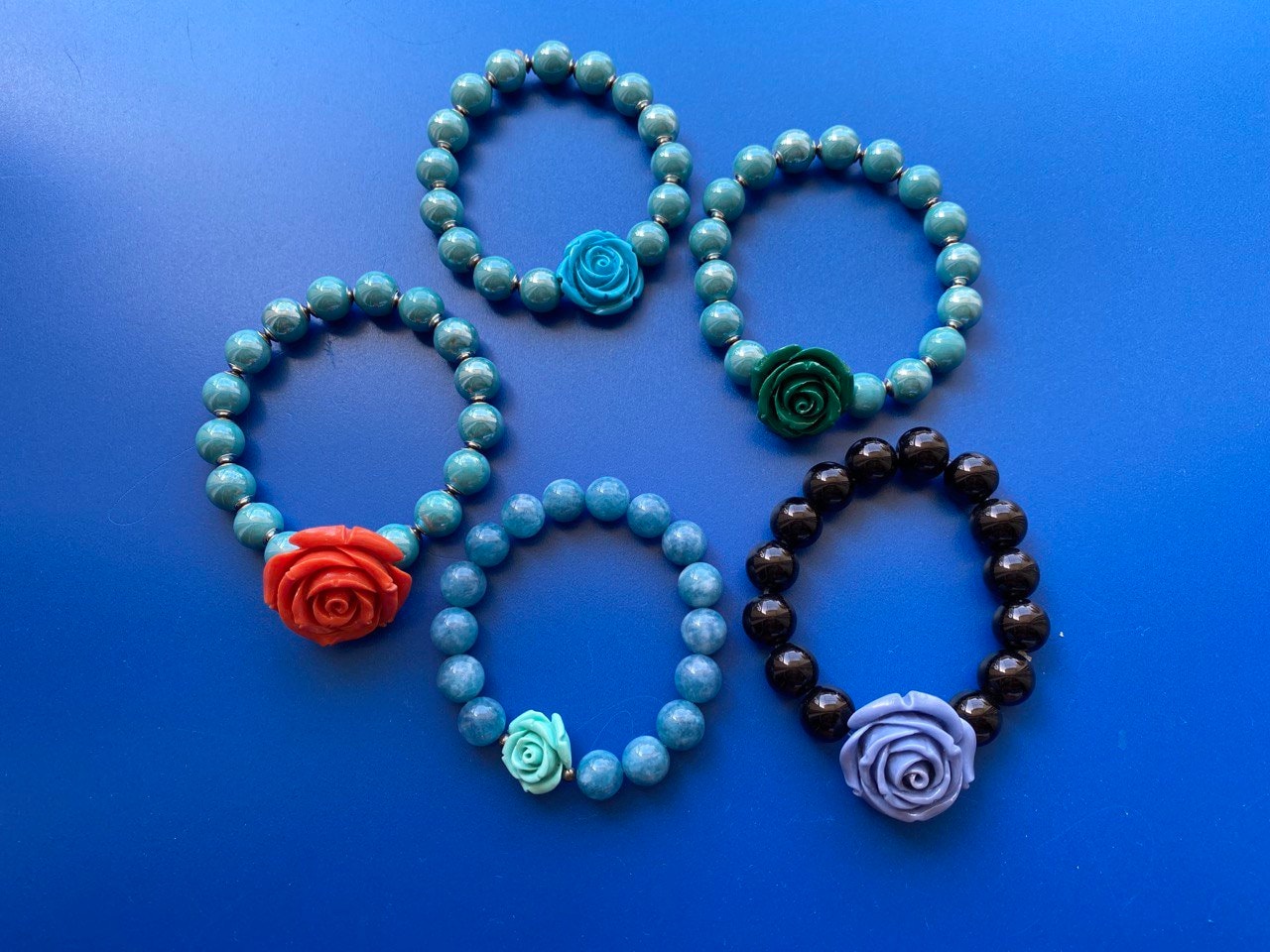 Extra Large Bead Bracelet Set With Bold Red Roses. White Agate Bracelet ...