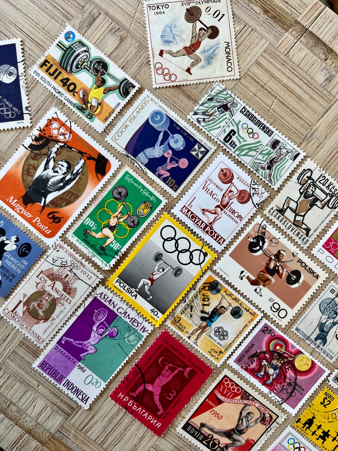 25 Stamp WEIGHT LIFTING Fun Pack // Random Lot of 25 Premium Used ...
