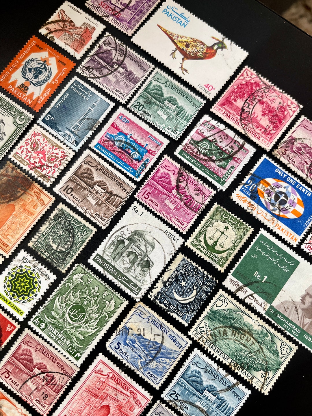 20 Stamp PAKISTAN Fun Pack / Lot of 20 Different Used PAKISTANI Stamps ...