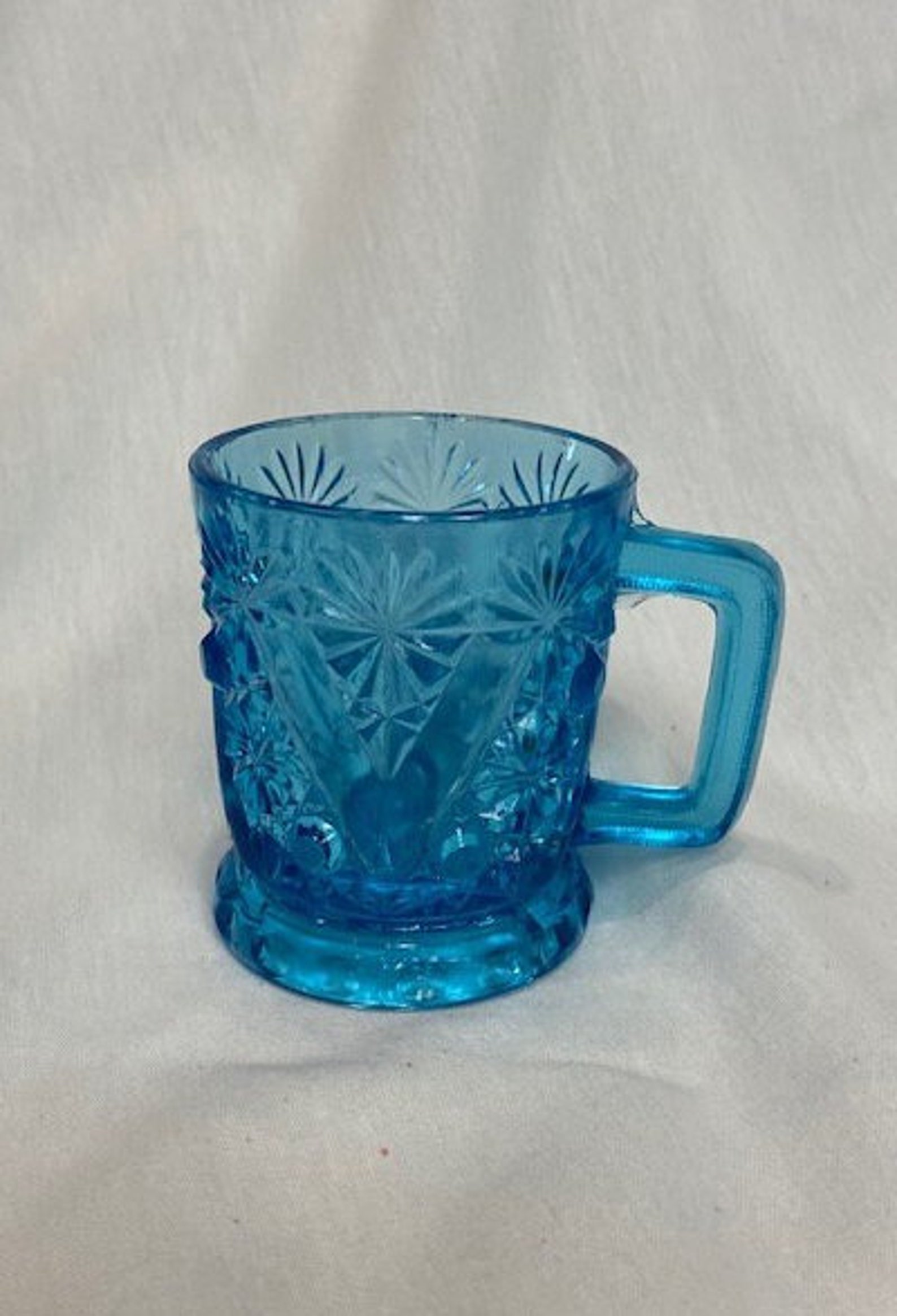 Small Mug by A. J. Beatty & CO W/ Daisy and Button With V Pattern - Etsy