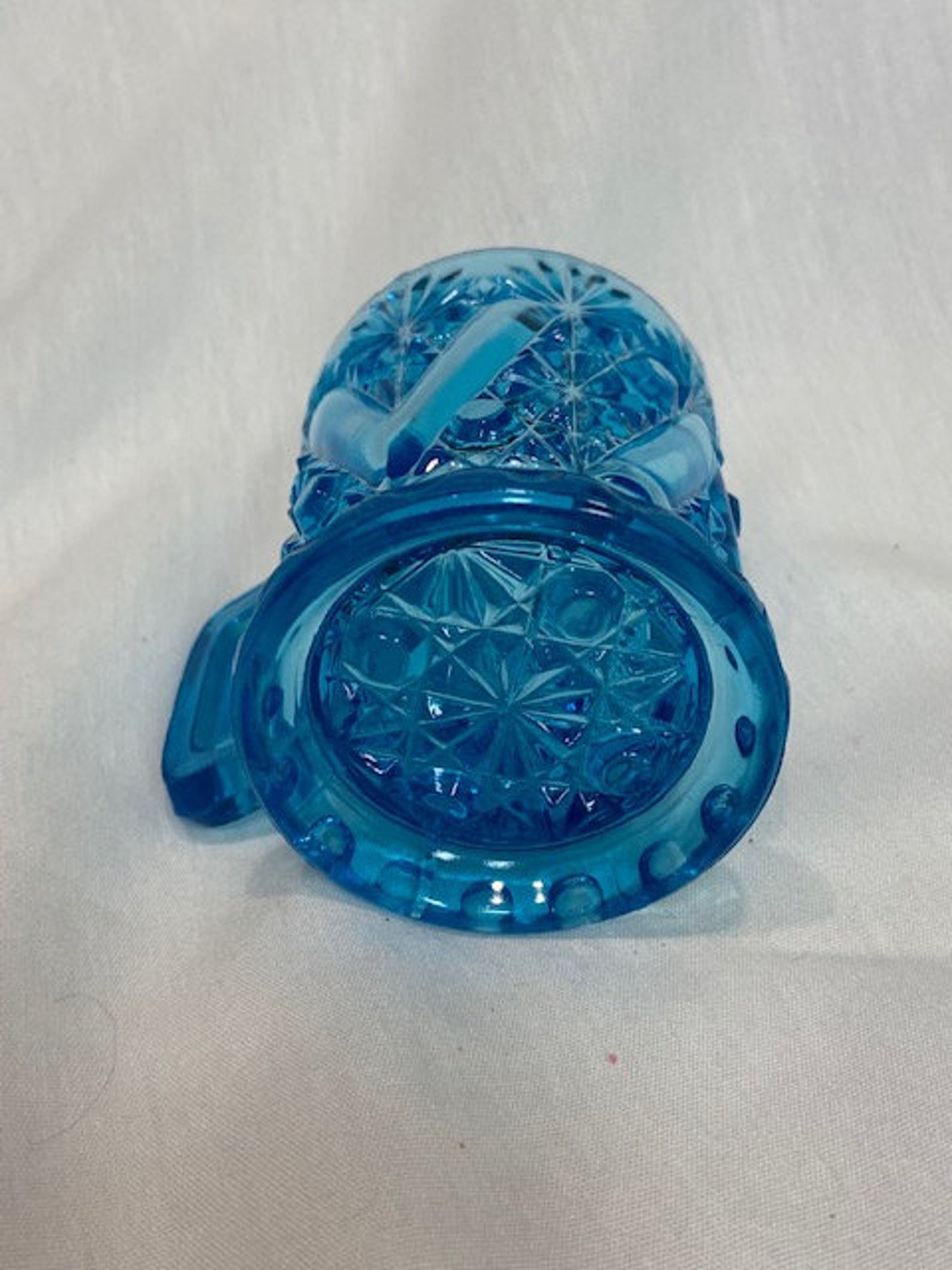 Small Mug by A. J. Beatty & CO W/ Daisy and Button With V Pattern - Etsy