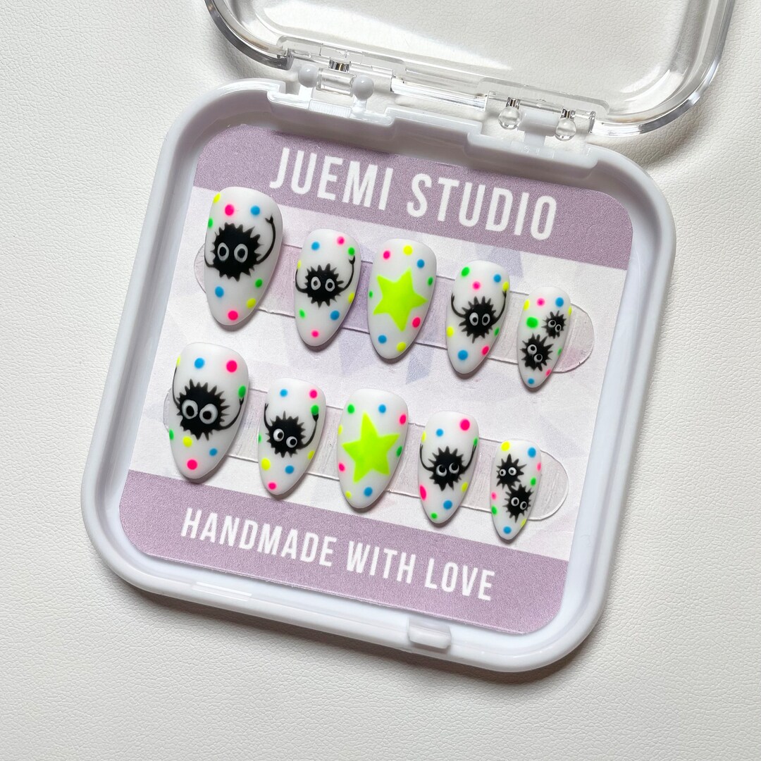 Soot Sprite Nails Nail Art 245 Press-on Nails White Nails Almond Shape ...