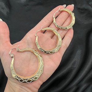 10K Gold Graduated Hoop Earrings 10K Gold Earrings Round Satin Diamond ...