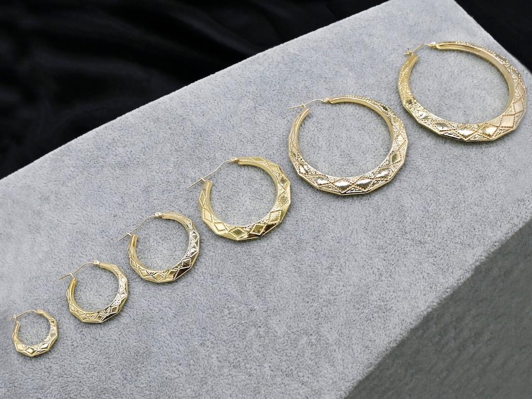 10K Gold Graduated Hoop Earrings 10K Gold Earrings Round Satin Diamond ...