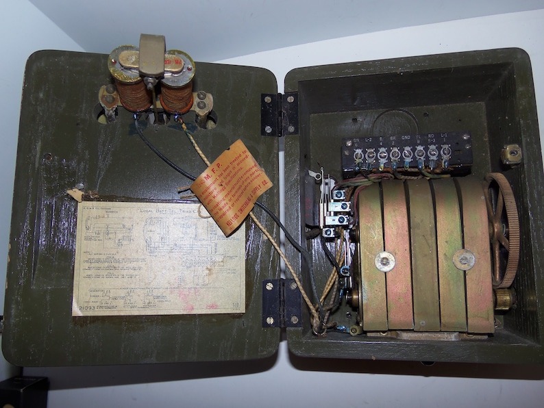 Antique WW2 US Navy Kellogg Switchboard Hand Crank Box Phone - Etsy