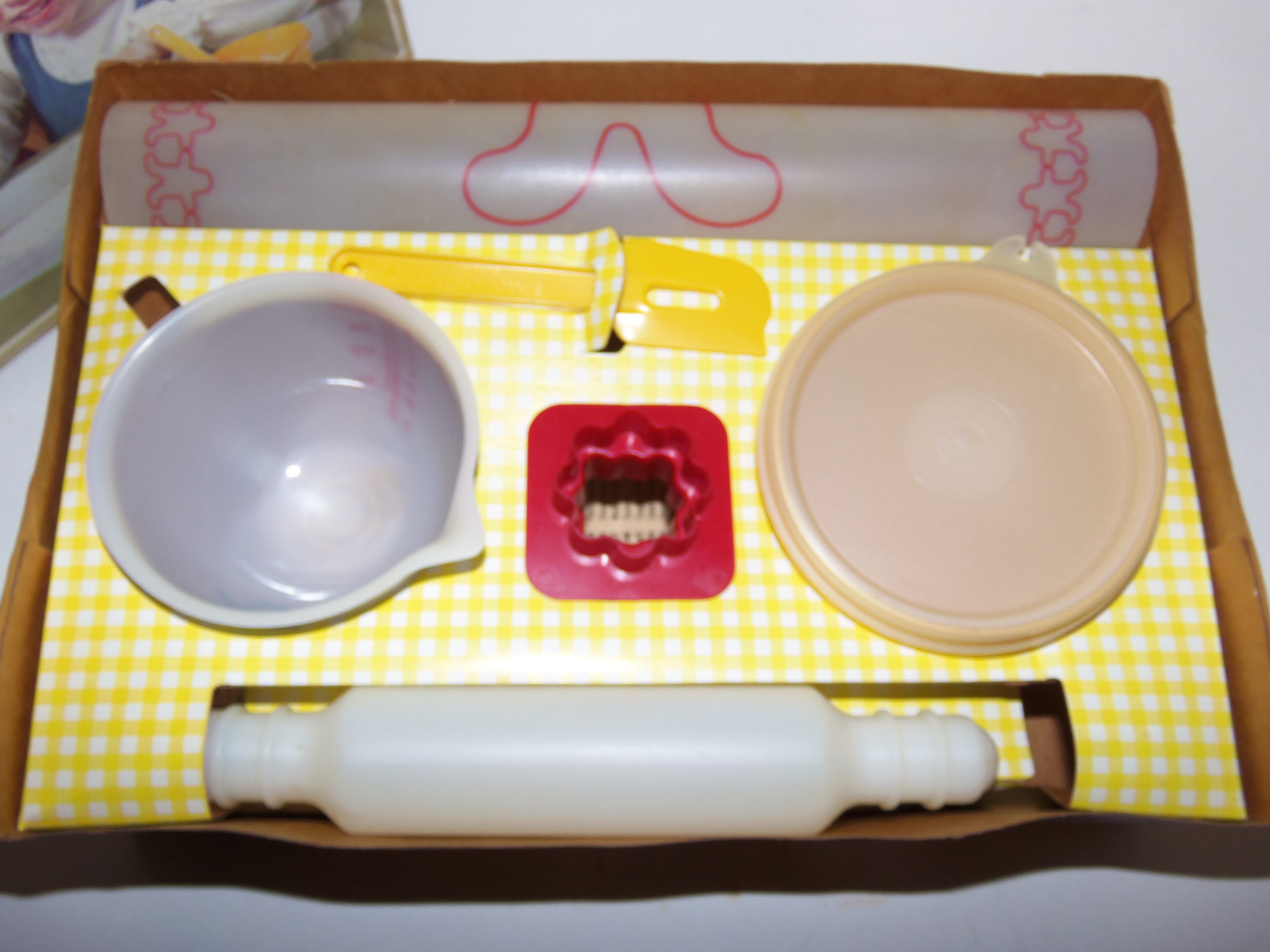 Vintage 1979 Tupperware Toys Mini Mix It Children's Mixing Set in ...