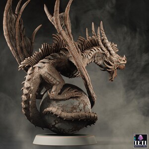 Dragon Eating Wyvern Miniature Large Monstrosity Dragon Statue | Dnd ...