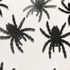 Pack of 15 Pre Cut Edible Wafer Spiders, Edible Spiders for Cupcake ...