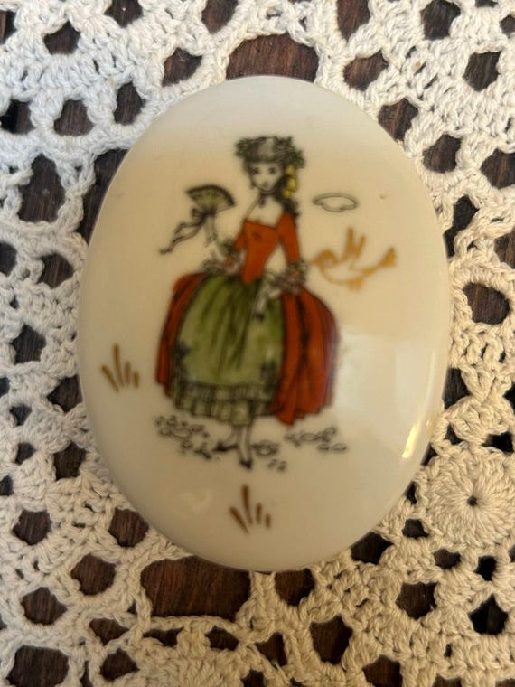 Vintage hinged trinket dish, porcelain pill box, lady… - Gem