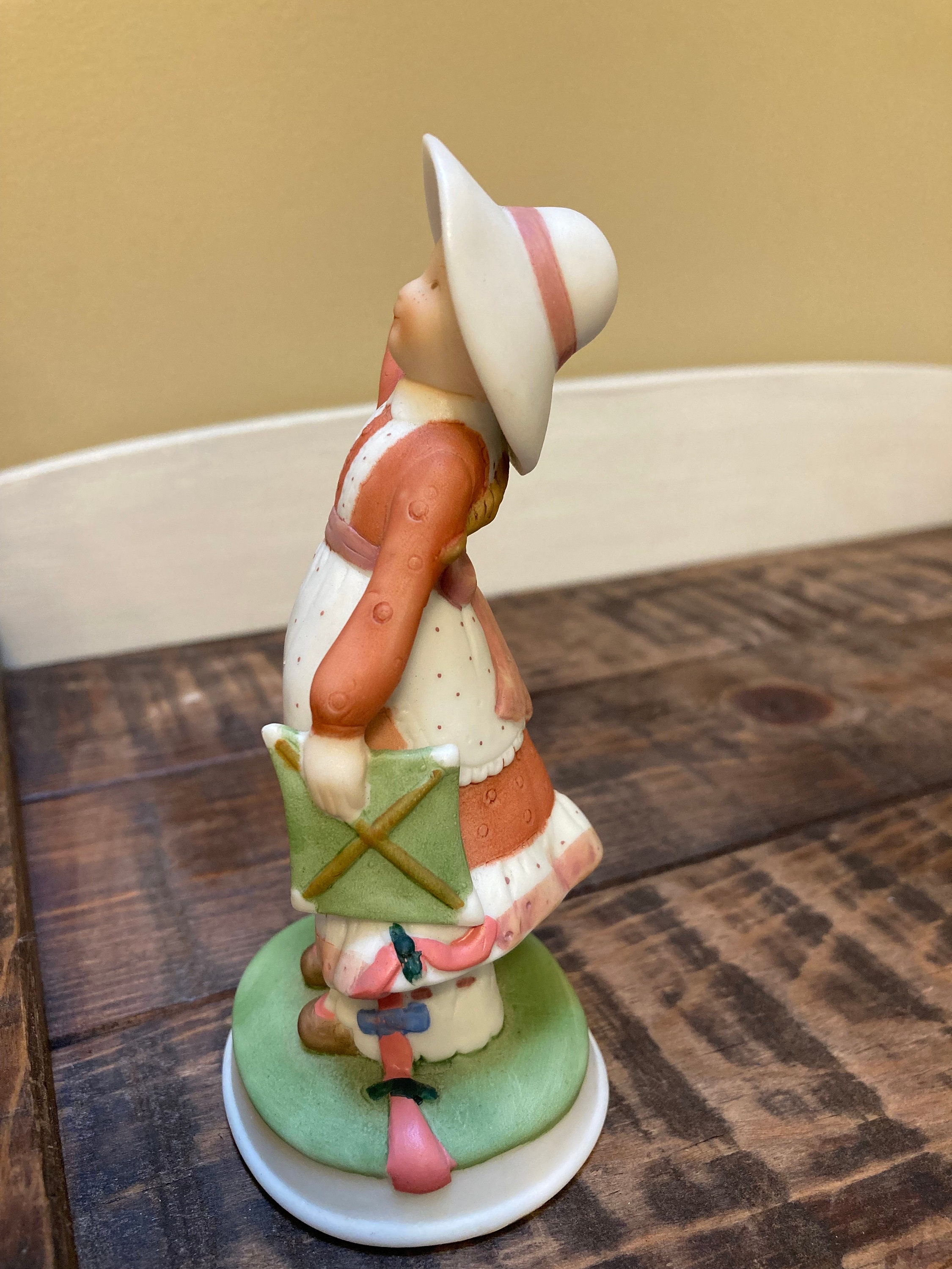 Holly Hobbie Girl With Kite Figurine, Holly Hobbie, Girls Room Decor ...