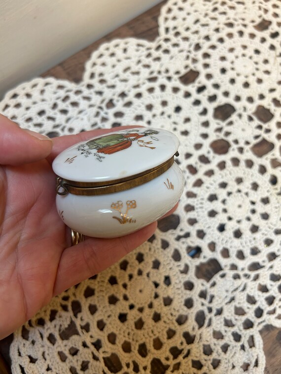 Vintage hinged trinket dish, porcelain pill box, lady… - Gem