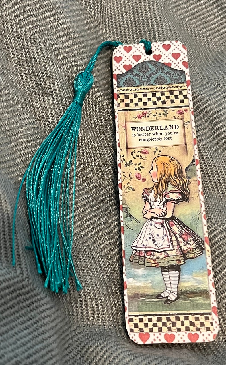 Handmade Wooden Alice in Wonderland Bookmarks Alice and Queen of Hearts ...