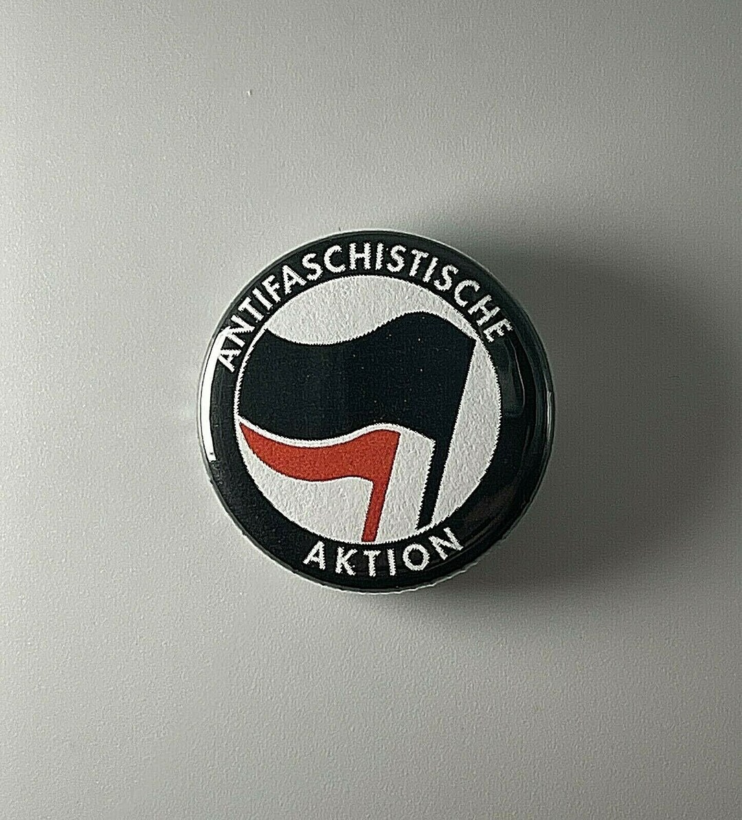 Antifastiche Anti-fascist Action Antifa 1.25 Button A004B125 Pin Badge ...