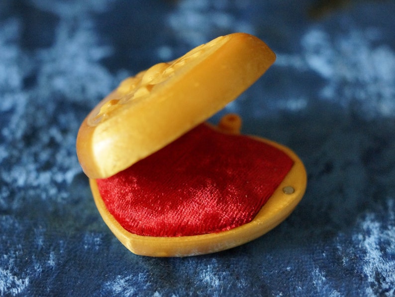 Undertale Cosplay Heart Locket Electronic Music Box ANY Song Ring Box ...