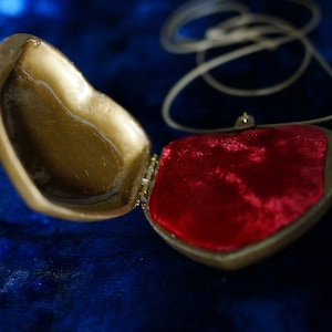 Undertale Cosplay Heart Locket Electronic Music Box ANY Song Ring Box ...