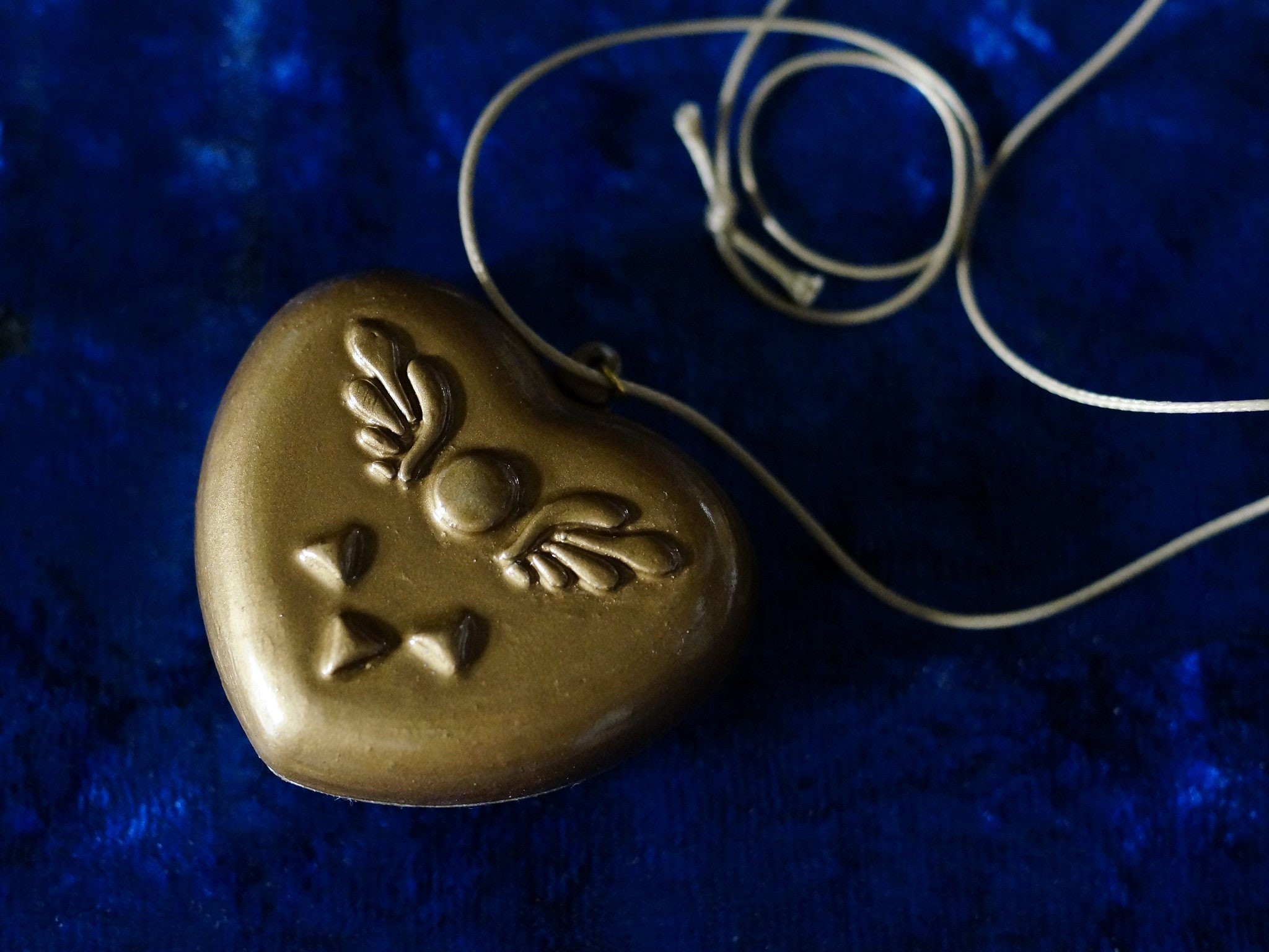 Undertale Cosplay Heart Locket Electronic Music Box ANY Song Ring Box ...