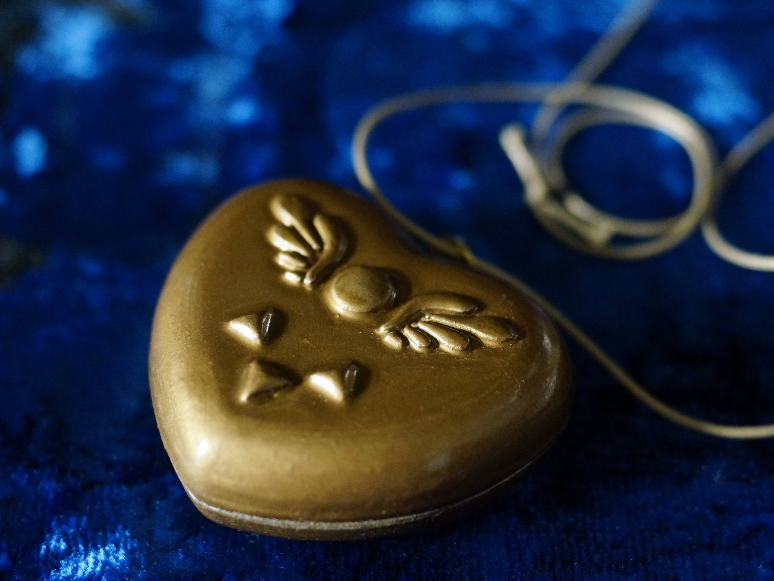 Undertale Cosplay Heart Locket Electronic Music Box ANY Song Ring Box ...