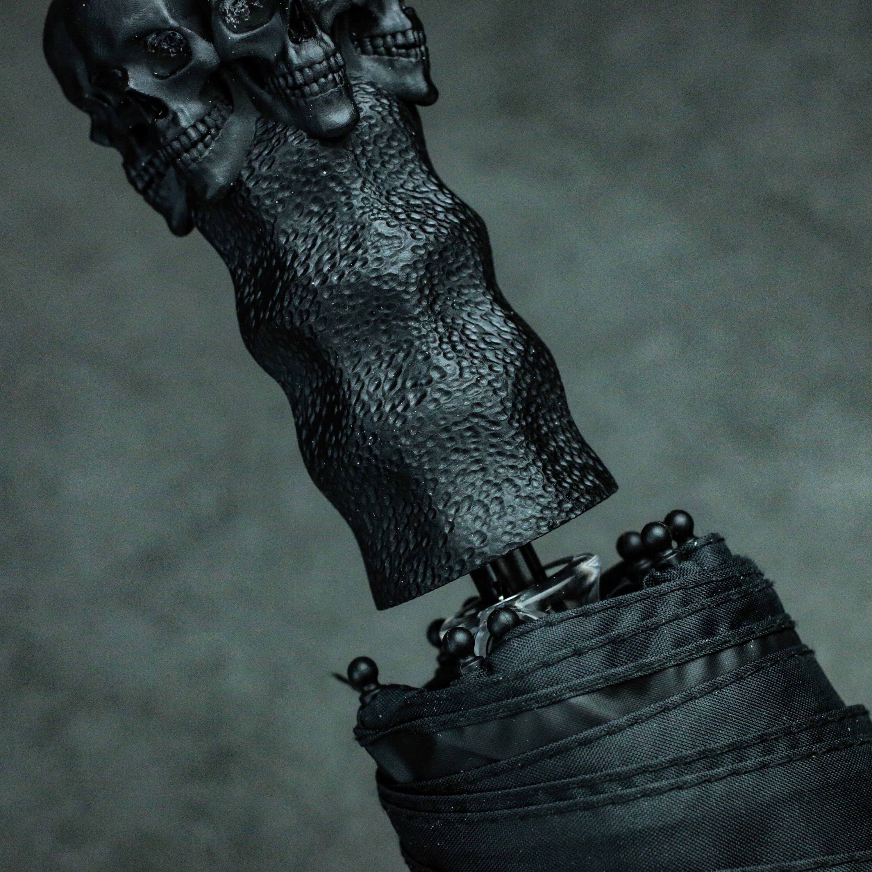 Six Skull Umbrella Handle Folding Black Umbrella, Custom DIY Umbrella ...