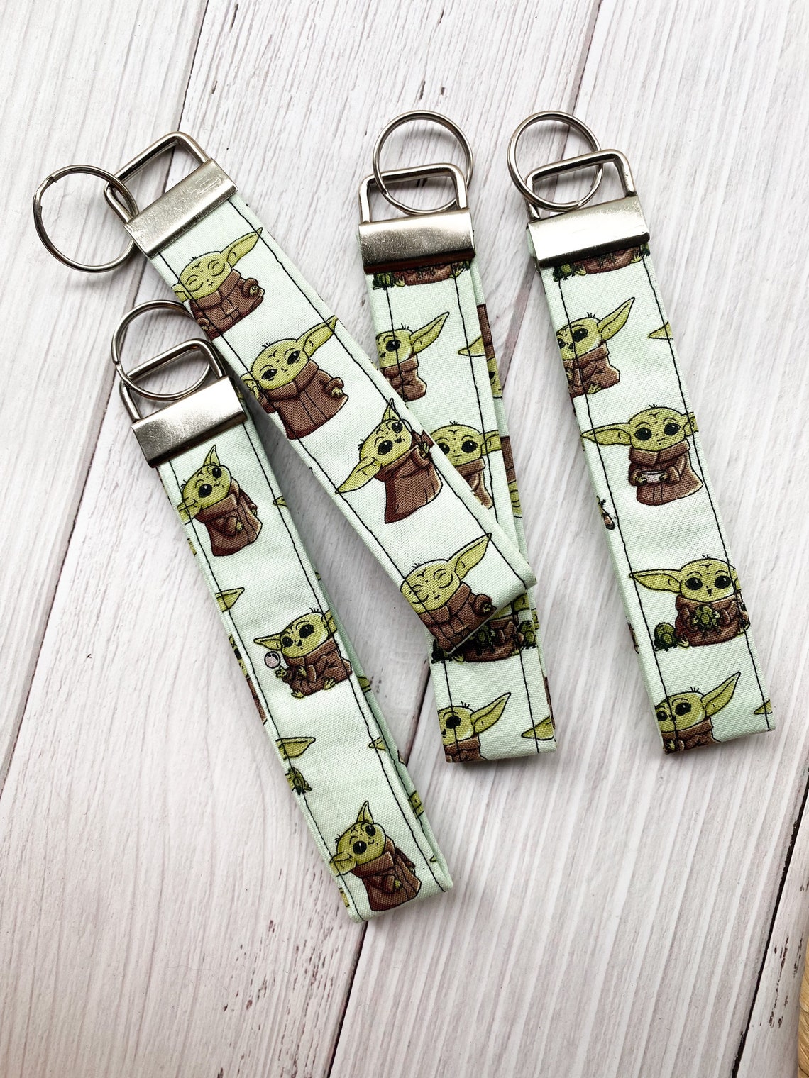 Baby Yoda | Keyfob Keychain - Etsy