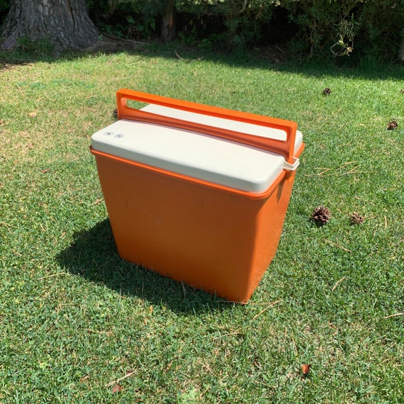 Vintage portable picnic set Curver from 1970s. - Gem