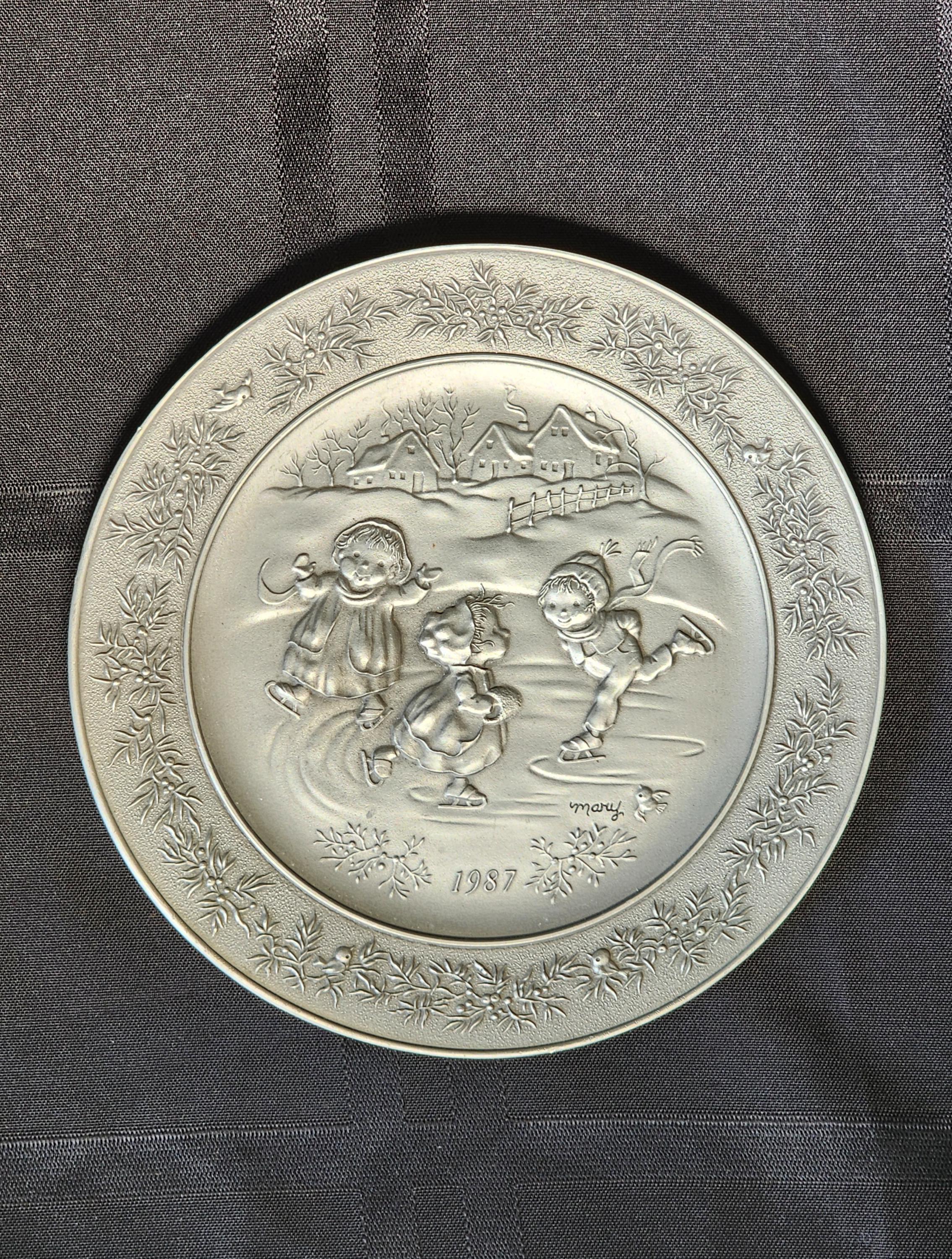 1987 Hallmark Fine Pewter Christmas Plate - Etsy